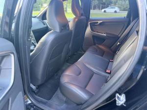 Black Volvo XC60 2015 in Taurage, with an engine capacity of 2.00 L and mileage of 200 thousand km for 9300 €, photo 13 on AUTOMOTO.COM.LV