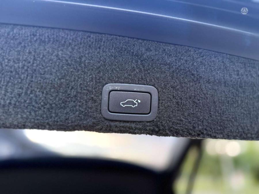 Black Volvo XC60 2015 in Taurage, with an engine capacity of 2.00 L and mileage of 200 thousand km for 9300 €, photo 15 on AUTOMOTO.COM.LV