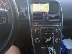Black Volvo XC60 2015 in Taurage, with an engine capacity of 2.00 L and mileage of 200 thousand km for 9300 €, photo 16 on AUTOMOTO.COM.LV