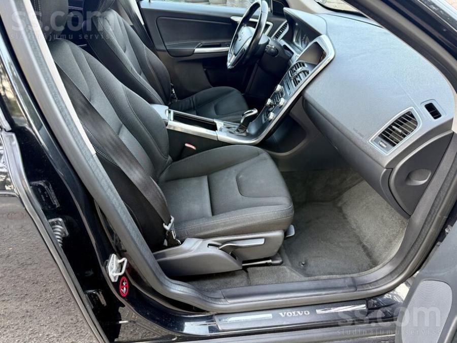 Melns Volvo XC60 2015 Rīga, ar dzinēja tilpumu 2.00 L un nobraukumu 0 tūkst. km par 8450 €, foto 10 vietnē AUTOMOTO.COM.LV