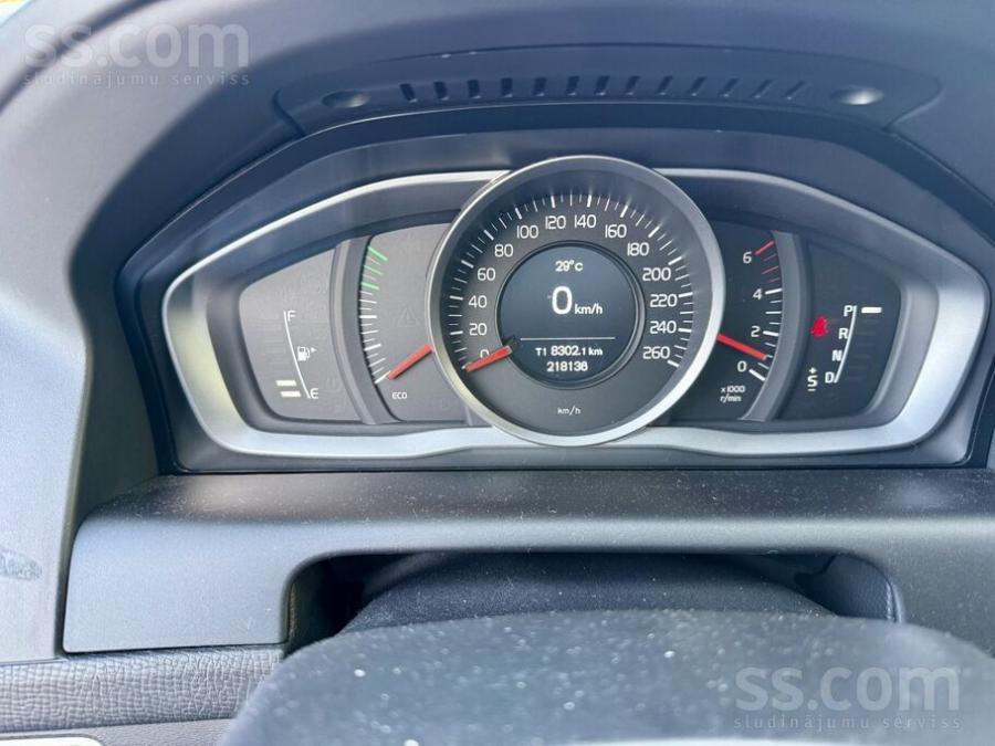 Melns Volvo XC60 2015 Rīga, ar dzinēja tilpumu 2.00 L un nobraukumu 0 tūkst. km par 8450 €, foto 13 vietnē AUTOMOTO.COM.LV