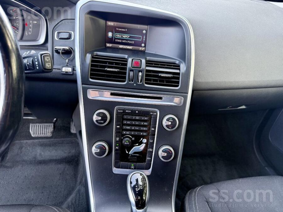 Melns Volvo XC60 2015 Rīga, ar dzinēja tilpumu 2.00 L un nobraukumu 0 tūkst. km par 8450 €, foto 15 vietnē AUTOMOTO.COM.LV