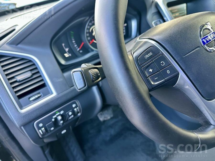 Black Volvo XC60 2015 in Riga, with an engine capacity of 2.00 L and mileage of 0 thousand km for 7990 €, photo 10 on AUTOMOTO.COM.LV