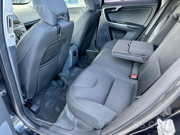 Melns Volvo XC60 2015 Rīga, ar dzinēja tilpumu 2.00 L un nobraukumu 0 tūkst. km par 7990 €, foto 11 vietnē AUTOMOTO.COM.LV