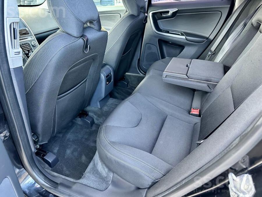 Black Volvo XC60 2015 in Riga, with an engine capacity of 2.00 L and mileage of 0 thousand km for 7990 €, photo 11 on AUTOMOTO.COM.LV