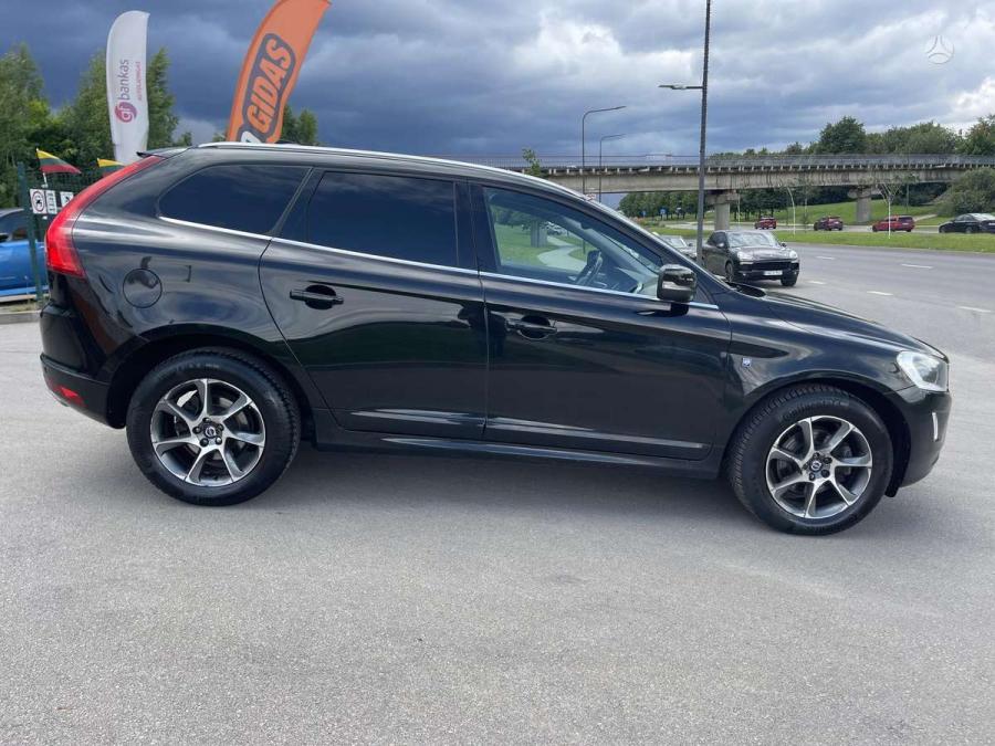 Melns Volvo XC60 2015 Kauņa, ar dzinēja tilpumu 1.97 L un nobraukumu 29 tūkst. km par 11750 €, foto 9 vietnē AUTOMOTO.COM.LV