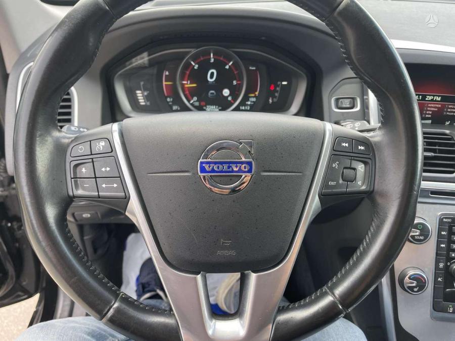 Melns Volvo XC60 2015 Kauņa, ar dzinēja tilpumu 1.97 L un nobraukumu 29 tūkst. km par 11750 €, foto 20 vietnē AUTOMOTO.COM.LV