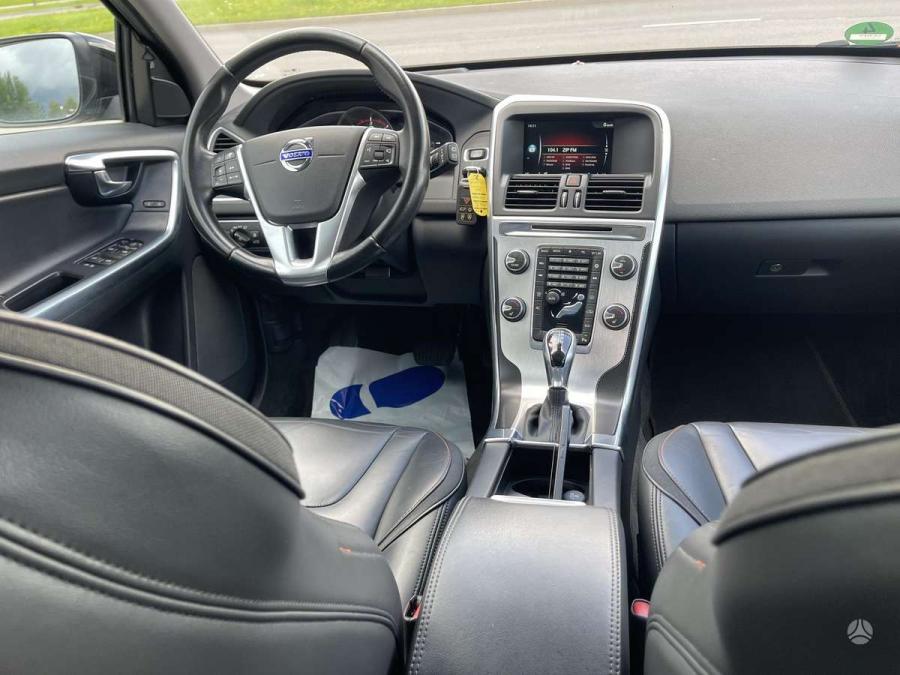 Melns Volvo XC60 2015 Kauņa, ar dzinēja tilpumu 1.97 L un nobraukumu 29 tūkst. km par 11750 €, foto 28 vietnē AUTOMOTO.COM.LV