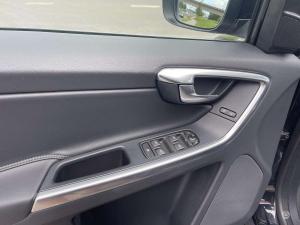 Melns Volvo XC60 2015 Kauņa, ar dzinēja tilpumu 1.97 L un nobraukumu 187 tūkst. km par 10750 €, foto 18 vietnē AUTOMOTO.COM.LV