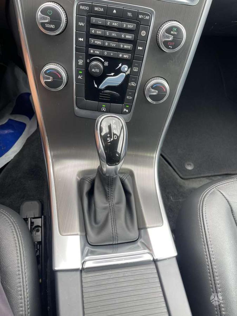 Melns Volvo XC60 2015 Kauņa, ar dzinēja tilpumu 1.97 L un nobraukumu 187 tūkst. km par 10750 €, foto 22 vietnē AUTOMOTO.COM.LV