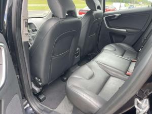 Melns Volvo XC60 2015 Kauņa, ar dzinēja tilpumu 1.97 L un nobraukumu 187 tūkst. km par 10750 €, foto 26 vietnē AUTOMOTO.COM.LV