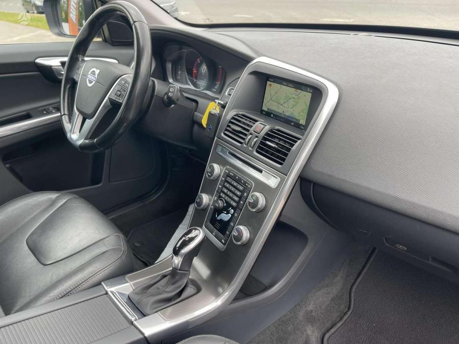 Melns Volvo XC60 2015 Kauņa, ar dzinēja tilpumu 1.97 L un nobraukumu 187 tūkst. km par 10750 €, foto 31 vietnē AUTOMOTO.COM.LV