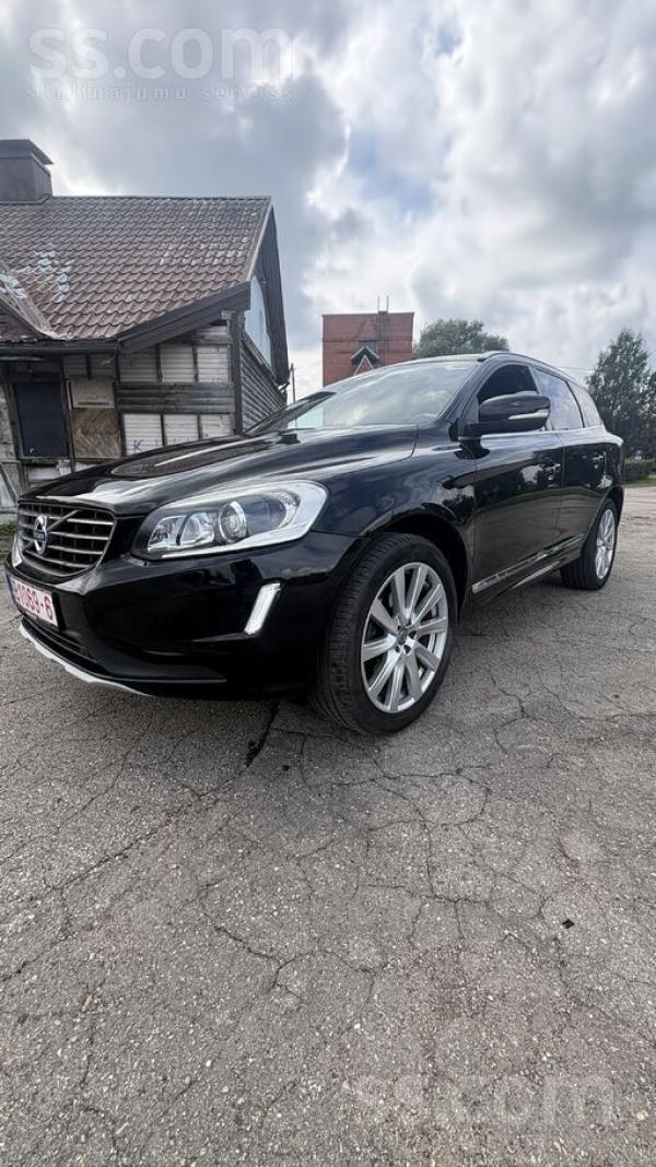 Black Volvo XC60 2015 in Ogre, with an engine capacity of 2.40 L and mileage of 229 thousand km for 13600 €, photo 3 on AUTOMOTO.COM.LV