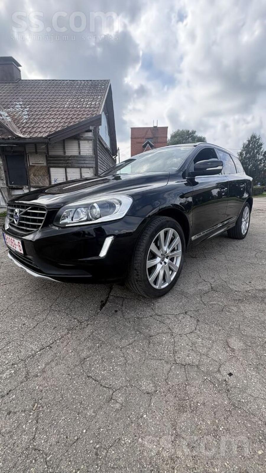 Melns Volvo XC60 2015 Ogre, ar dzinēja tilpumu 2.40 L un nobraukumu 229 tūkst. km par 13600 €, foto 3 vietnē AUTOMOTO.COM.LV
