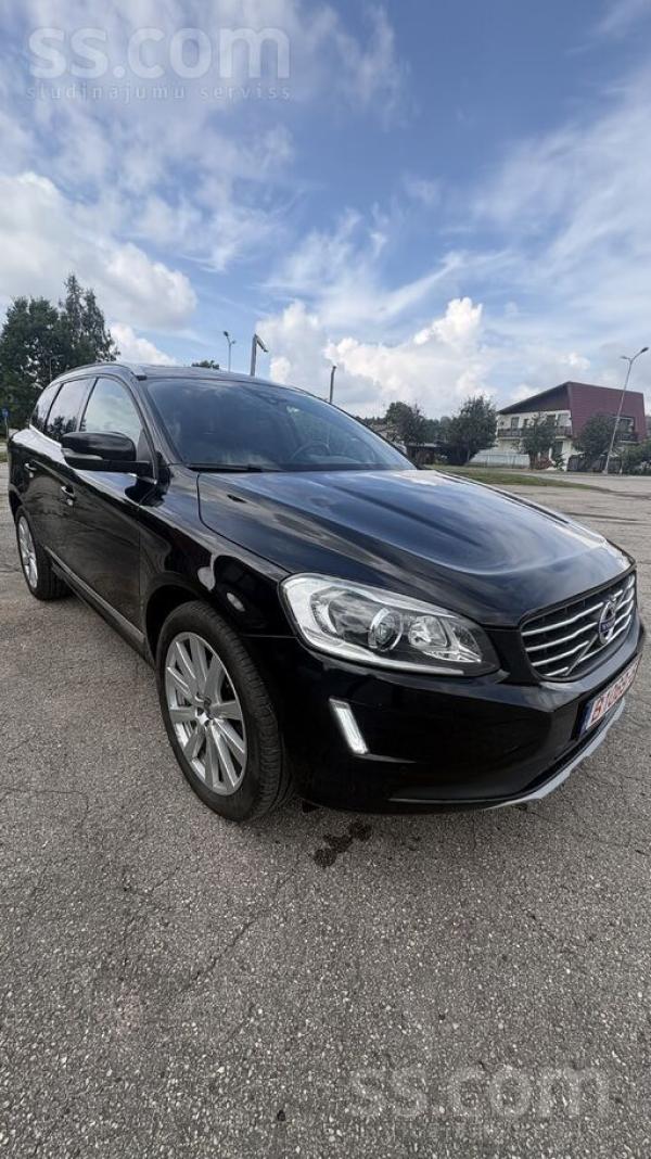 Black Volvo XC60 2015 in Ogre, with an engine capacity of 2.40 L and mileage of 229 thousand km for 13600 €, photo 4 on AUTOMOTO.COM.LV