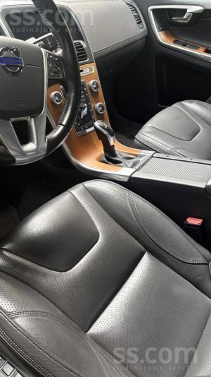 Melns Volvo XC60 2015 Ogre, ar dzinēja tilpumu 2.40 L un nobraukumu 229 tūkst. km par 13600 €, foto 13 vietnē AUTOMOTO.COM.LV