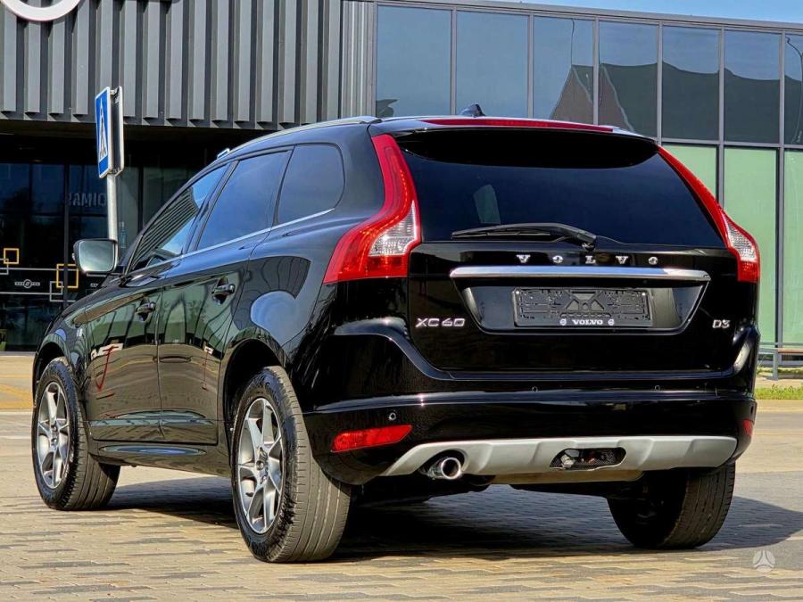 Melns Volvo XC60 2015 Šauļi, ar dzinēja tilpumu 1.97 L un nobraukumu 252 tūkst. km par 10950 €, foto 9 vietnē AUTOMOTO.COM.LV