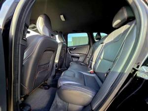 Melns Volvo XC60 2015 Šauļi, ar dzinēja tilpumu 1.97 L un nobraukumu 252 tūkst. km par 10950 €, foto 20 vietnē AUTOMOTO.COM.LV