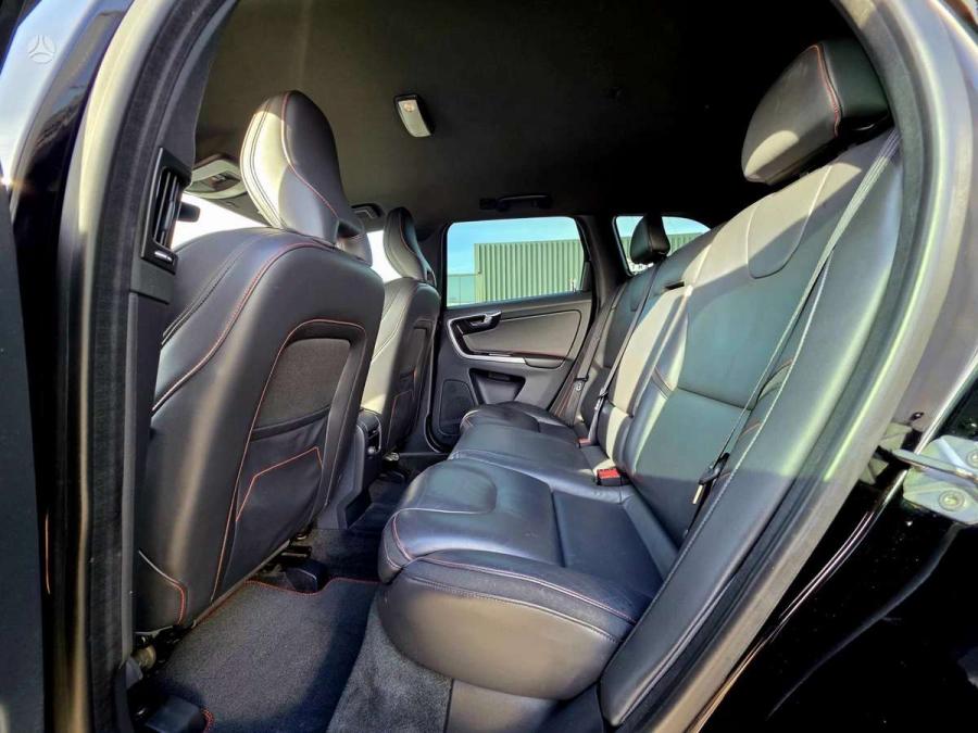 Melns Volvo XC60 2015 Šauļi, ar dzinēja tilpumu 1.97 L un nobraukumu 252 tūkst. km par 10950 €, foto 20 vietnē AUTOMOTO.COM.LV
