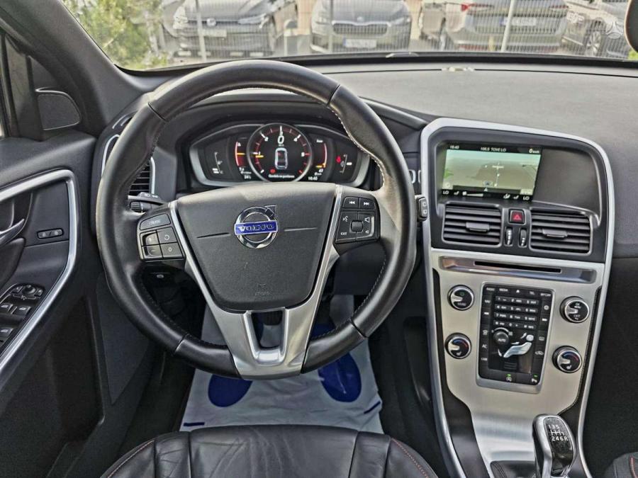 Melns Volvo XC60 2015 Šauļi, ar dzinēja tilpumu 1.97 L un nobraukumu 252 tūkst. km par 10950 €, foto 25 vietnē AUTOMOTO.COM.LV