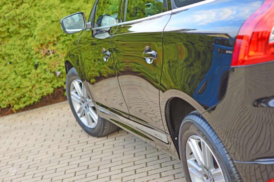 Melns Volvo XC60 2015 Viļņa, ar dzinēja tilpumu 2.00 L un nobraukumu 106 tūkst. km par 14550 €, foto 6 vietnē AUTOMOTO.COM.LV