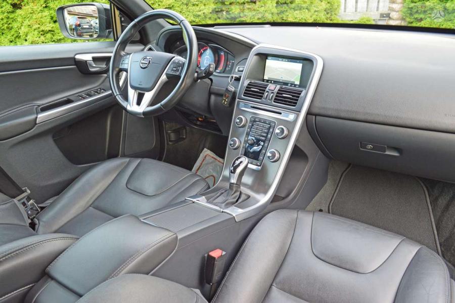 Melns Volvo XC60 2015 Viļņa, ar dzinēja tilpumu 2.00 L un nobraukumu 106 tūkst. km par 14550 €, foto 8 vietnē AUTOMOTO.COM.LV