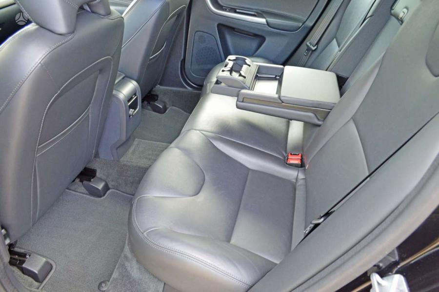 Melns Volvo XC60 2015 Viļņa, ar dzinēja tilpumu 2.00 L un nobraukumu 106 tūkst. km par 14550 €, foto 10 vietnē AUTOMOTO.COM.LV