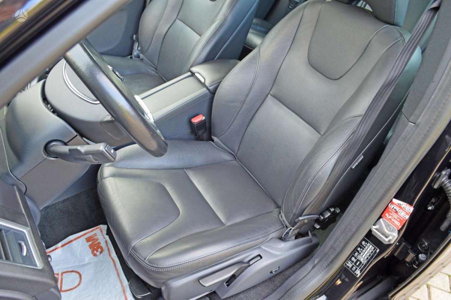 Melns Volvo XC60 2015 Viļņa, ar dzinēja tilpumu 2.00 L un nobraukumu 106 tūkst. km par 14550 €, foto 16 vietnē AUTOMOTO.COM.LV