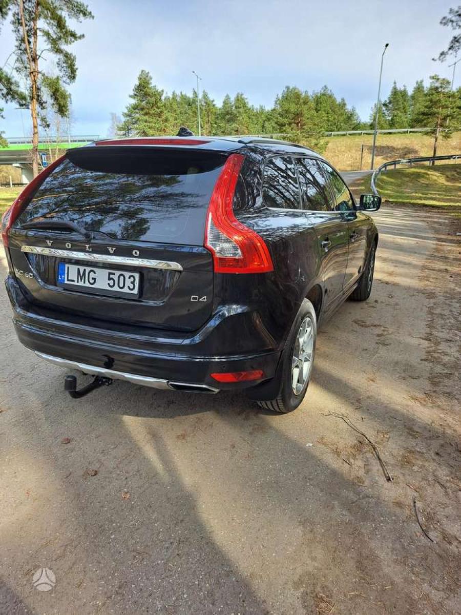 Black Volvo XC60 2015 in Ukmerge, with an engine capacity of 1.97 L and mileage of 310 thousand km for 8500 €, photo 9 on AUTOMOTO.COM.LV