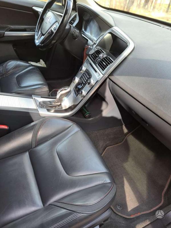 Melns Volvo XC60 2015 Ukmergė, ar dzinēja tilpumu 1.97 L un nobraukumu 310 tūkst. km par 8500 €, foto 11 vietnē AUTOMOTO.COM.LV