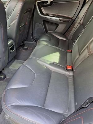 Black Volvo XC60 2015 in Ukmerge, with an engine capacity of 1.97 L and mileage of 310 thousand km for 8500 €, photo 12 on AUTOMOTO.COM.LV