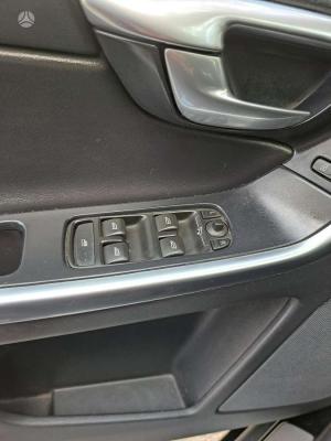 Black Volvo XC60 2015 in Ukmerge, with an engine capacity of 1.97 L and mileage of 310 thousand km for 8500 €, photo 20 on AUTOMOTO.COM.LV
