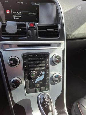 Black Volvo XC60 2015 in Ukmerge, with an engine capacity of 1.97 L and mileage of 310 thousand km for 8500 €, photo 21 on AUTOMOTO.COM.LV