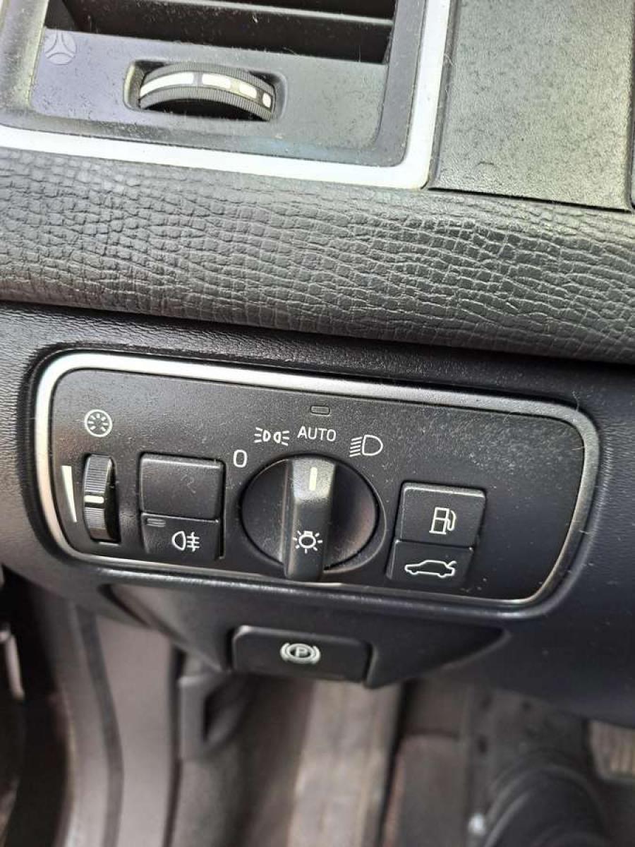 Black Volvo XC60 2015 in Ukmerge, with an engine capacity of 1.97 L and mileage of 310 thousand km for 8500 €, photo 22 on AUTOMOTO.COM.LV