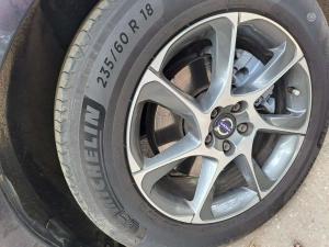Black Volvo XC60 2015 in Ukmerge, with an engine capacity of 1.97 L and mileage of 310 thousand km for 8500 €, photo 25 on AUTOMOTO.COM.LV