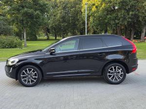 Black Volvo XC60 2015 in Kretinga, with an engine capacity of 2.40 L and mileage of 242 thousand km for 12200 €, photo 8 on AUTOMOTO.COM.LV