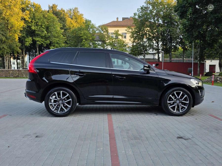 Black Volvo XC60 2015 in Kretinga, with an engine capacity of 2.40 L and mileage of 242 thousand km for 12200 €, photo 9 on AUTOMOTO.COM.LV