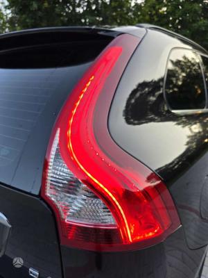 Black Volvo XC60 2015 in Kretinga, with an engine capacity of 2.40 L and mileage of 242 thousand km for 12200 €, photo 10 on AUTOMOTO.COM.LV