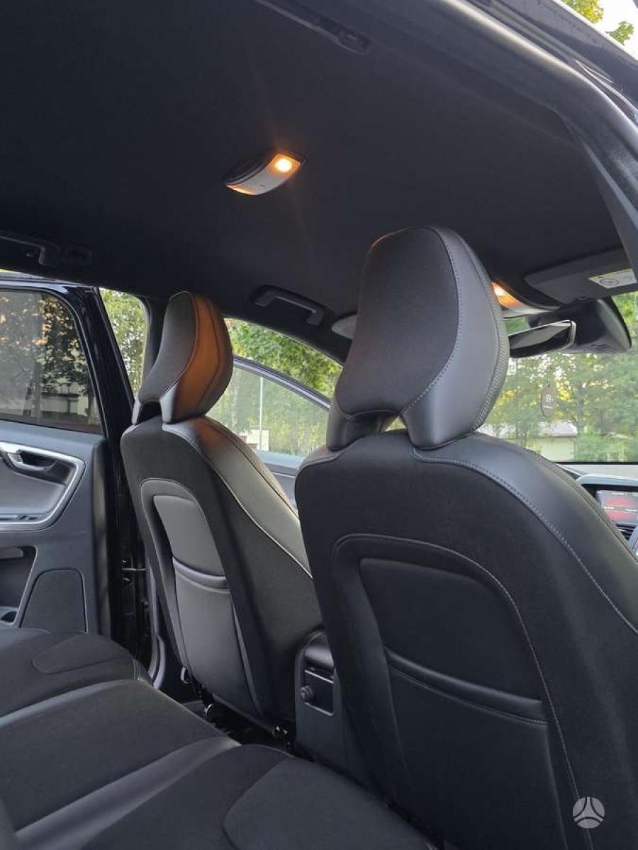 Black Volvo XC60 2015 in Kretinga, with an engine capacity of 2.40 L and mileage of 242 thousand km for 12200 €, photo 14 on AUTOMOTO.COM.LV