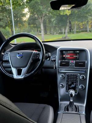 Black Volvo XC60 2015 in Kretinga, with an engine capacity of 2.40 L and mileage of 242 thousand km for 12200 €, photo 15 on AUTOMOTO.COM.LV