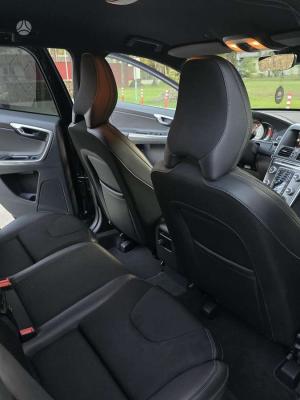 Black Volvo XC60 2015 in Kretinga, with an engine capacity of 2.40 L and mileage of 242 thousand km for 12200 €, photo 17 on AUTOMOTO.COM.LV