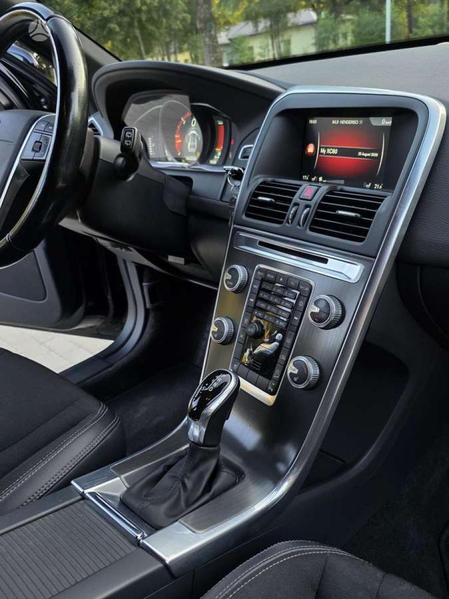 Black Volvo XC60 2015 in Kretinga, with an engine capacity of 2.40 L and mileage of 242 thousand km for 12200 €, photo 18 on AUTOMOTO.COM.LV