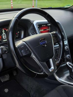 Black Volvo XC60 2015 in Kretinga, with an engine capacity of 2.40 L and mileage of 242 thousand km for 12200 €, photo 21 on AUTOMOTO.COM.LV