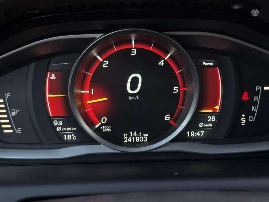 Black Volvo XC60 2015 in Kretinga, with an engine capacity of 2.40 L and mileage of 242 thousand km for 12200 €, photo 23 on AUTOMOTO.COM.LV