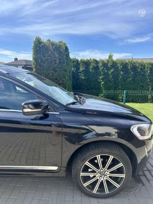 Black Volvo XC60 2015 in Kaunas, with an engine capacity of 2.40 L and mileage of 333 thousand km for 10000 €, photo 9 on AUTOMOTO.COM.LV