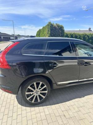 Black Volvo XC60 2015 in Kaunas, with an engine capacity of 2.40 L and mileage of 333 thousand km for 10000 €, photo 11 on AUTOMOTO.COM.LV