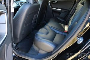 Melns Volvo XC60 2015 Rīga, ar dzinēja tilpumu 2.40 L un nobraukumu 229 tūkst. km par 14790 €, foto 21 vietnē AUTOMOTO.COM.LV
