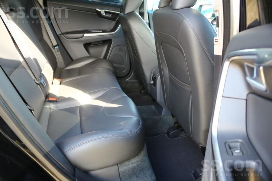 Melns Volvo XC60 2015 Rīga, ar dzinēja tilpumu 2.40 L un nobraukumu 229 tūkst. km par 14790 €, foto 22 vietnē AUTOMOTO.COM.LV