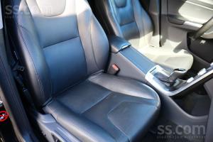 Melns Volvo XC60 2015 Rīga, ar dzinēja tilpumu 2.40 L un nobraukumu 229 tūkst. km par 14790 €, foto 24 vietnē AUTOMOTO.COM.LV