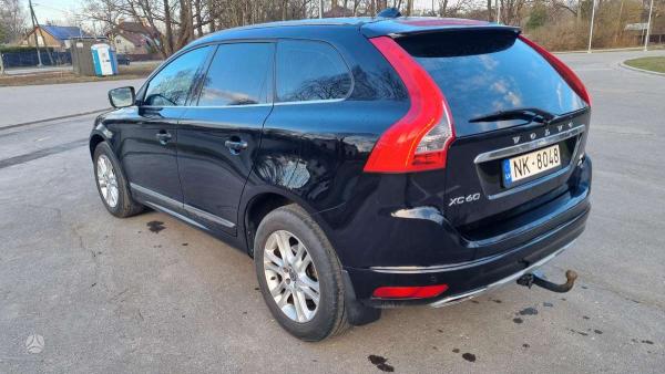 Black Volvo XC60 2015 in Riga, with an engine capacity of 2.40 L and mileage of 335 thousand km for 8500 €, photo 6 on AUTOMOTO.COM.LV